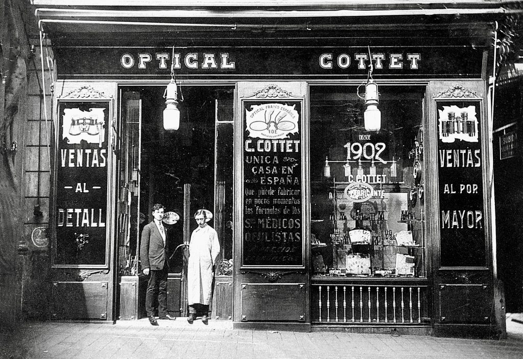 Cottet Óptica, serving customers since 1902 - Family Business