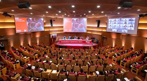 キャンパスで対面開催されたIESE MBA Class of 2021の卒業式 - IESEビジネス・スクール 東京オフィス